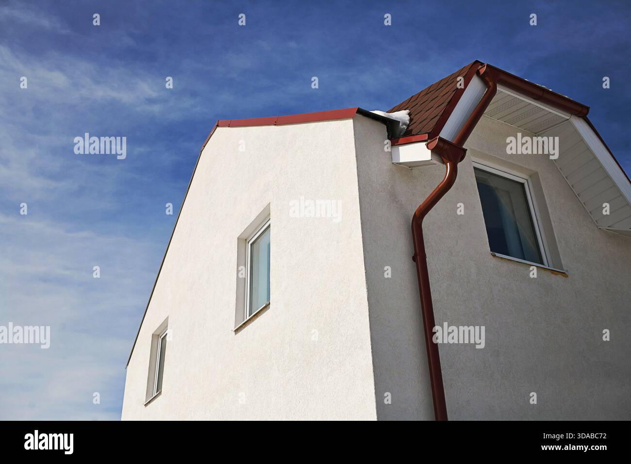 White conduit house hi-res stock photography and images - Alamy