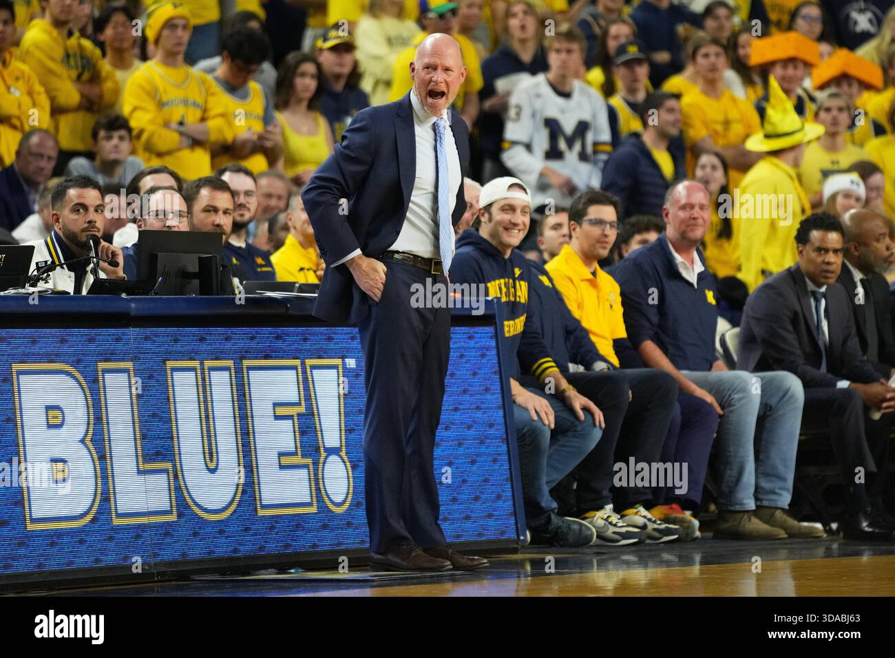 Villanova head coach Kevin Willard reacts during the second half of an ...