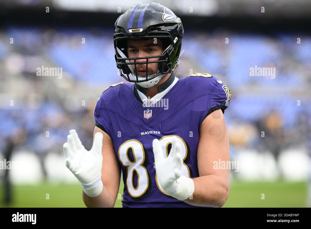 Baltimore Ravens tight end Charlie Kolar (88) warms up before an NFL ...