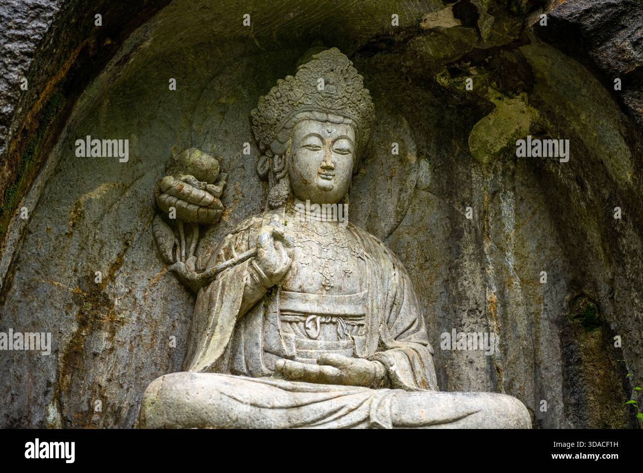 the stone statue avalokitesvara made in Yuan Dynasty from Peak Flown ...