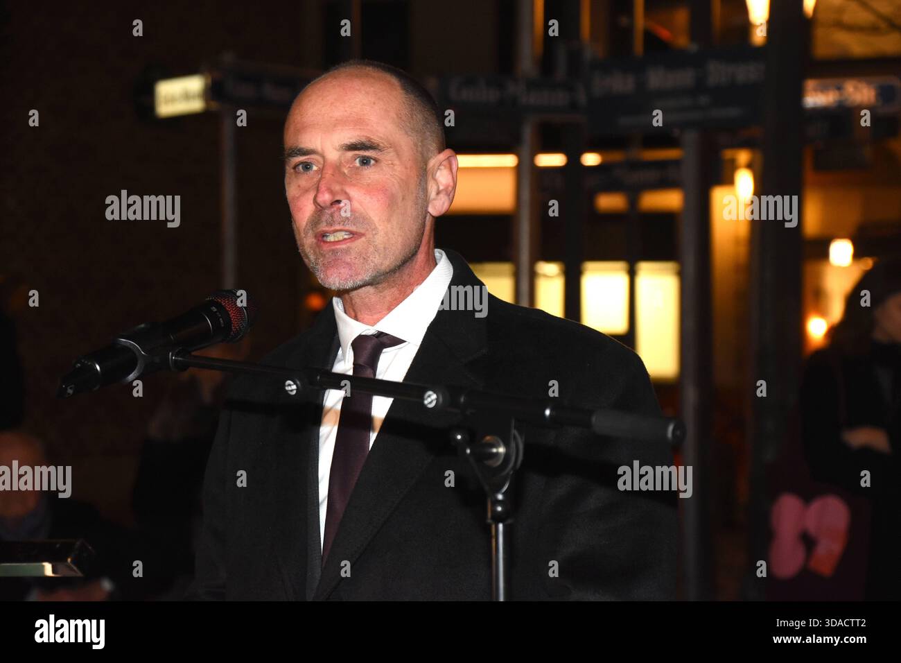 David Suess Stadtrat Muenchen 09.12.2025 Salvatorplatz Eroeffnung ...