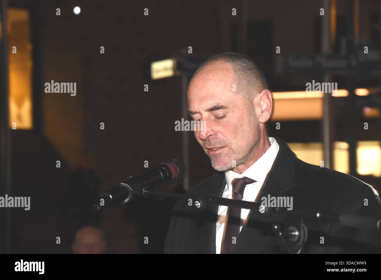 David Suess Stadtrat Muenchen 09.12.2025 Salvatorplatz Eroeffnung ...