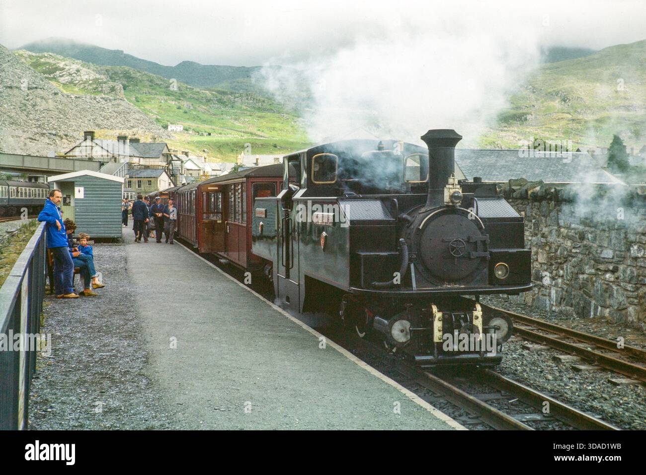 Earl of Merioneth, Double Fairlie articulated steam locomotive train ...