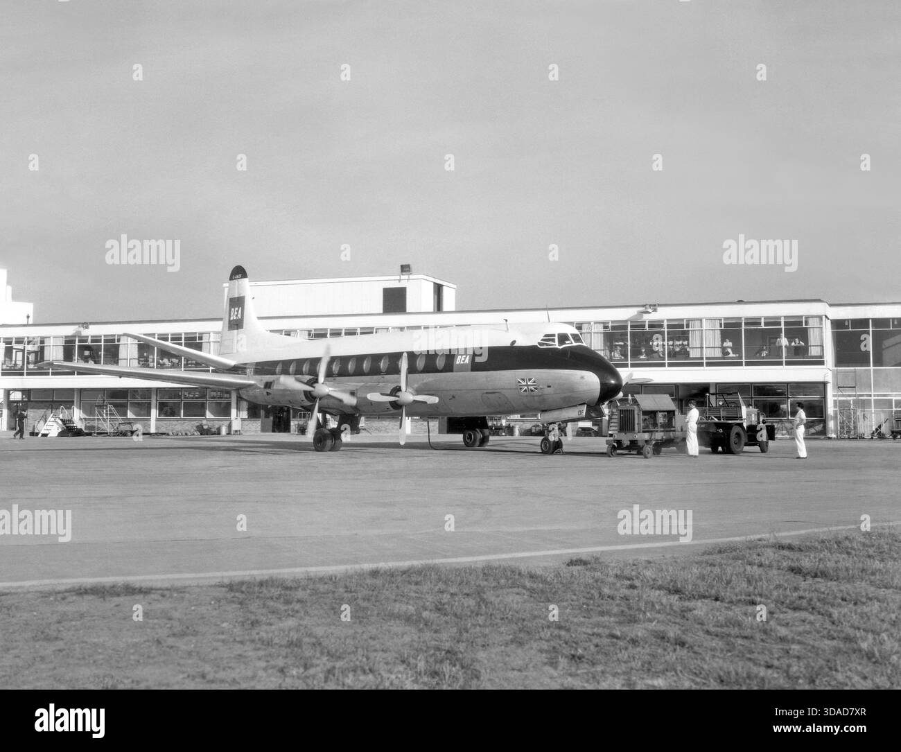 Plane on terminal in Black and White Stock Photos & Images - Alamy