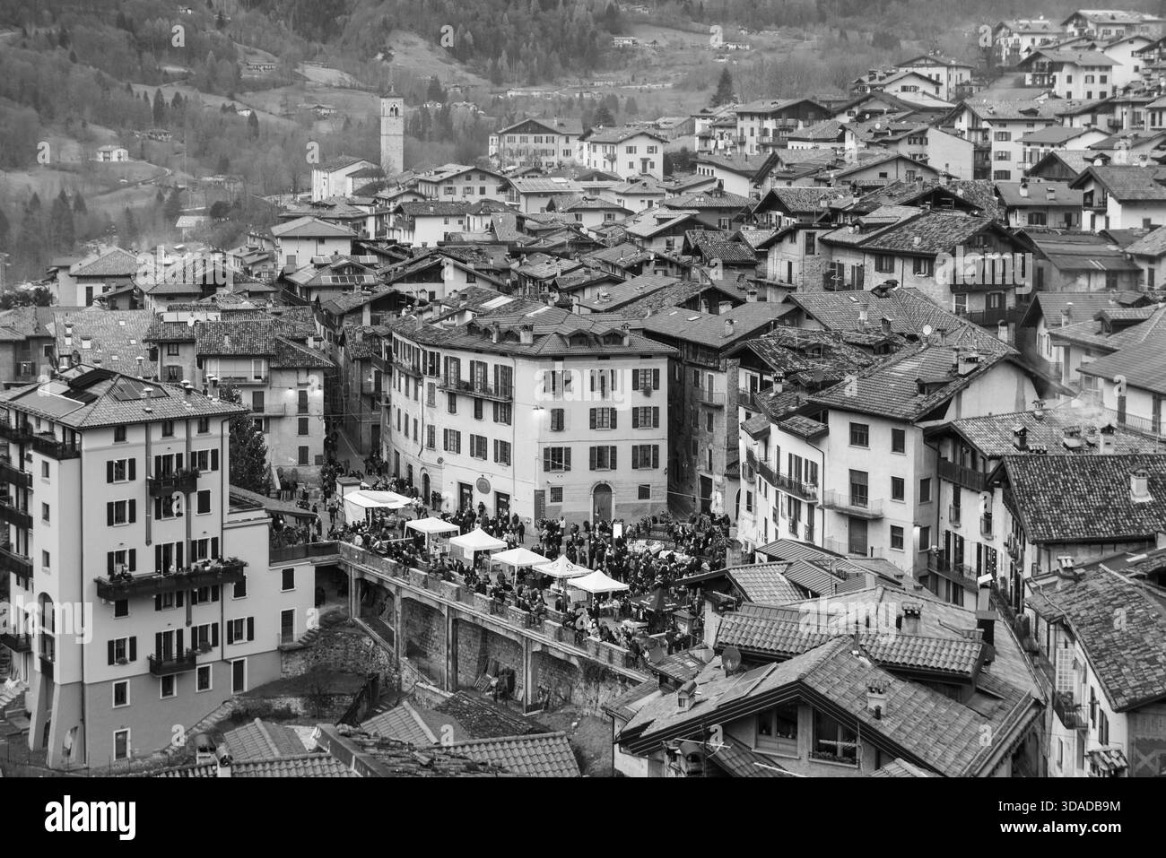 Cold season in italy Black and White Stock Photos & Images - Alamy
