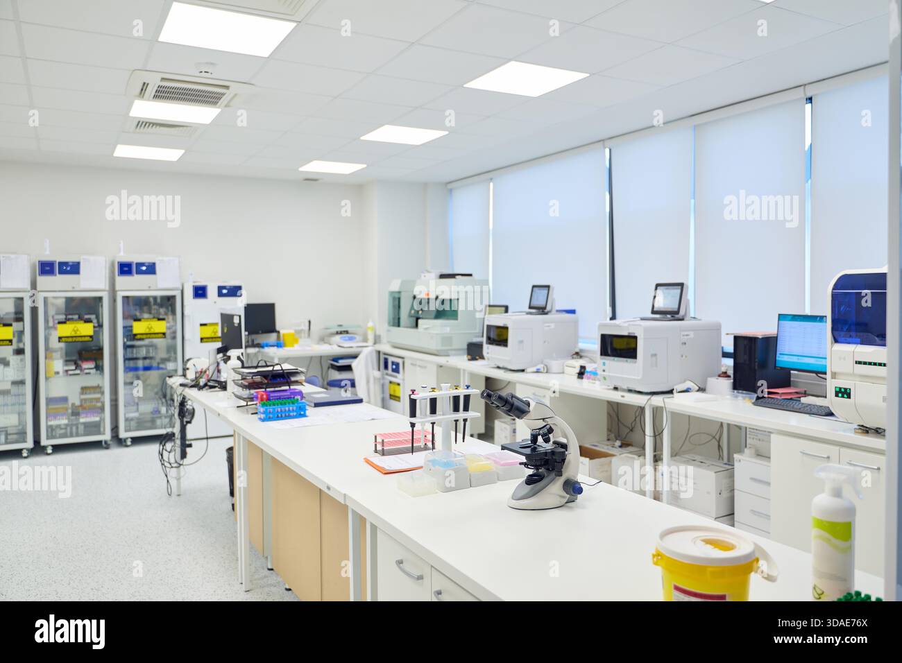 Organized workspaces hi-res stock photography and images - Alamy