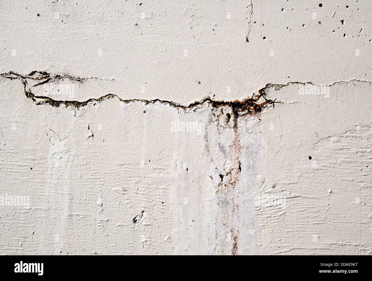 Masonry drainage seepage hi-res stock photography and images - Alamy