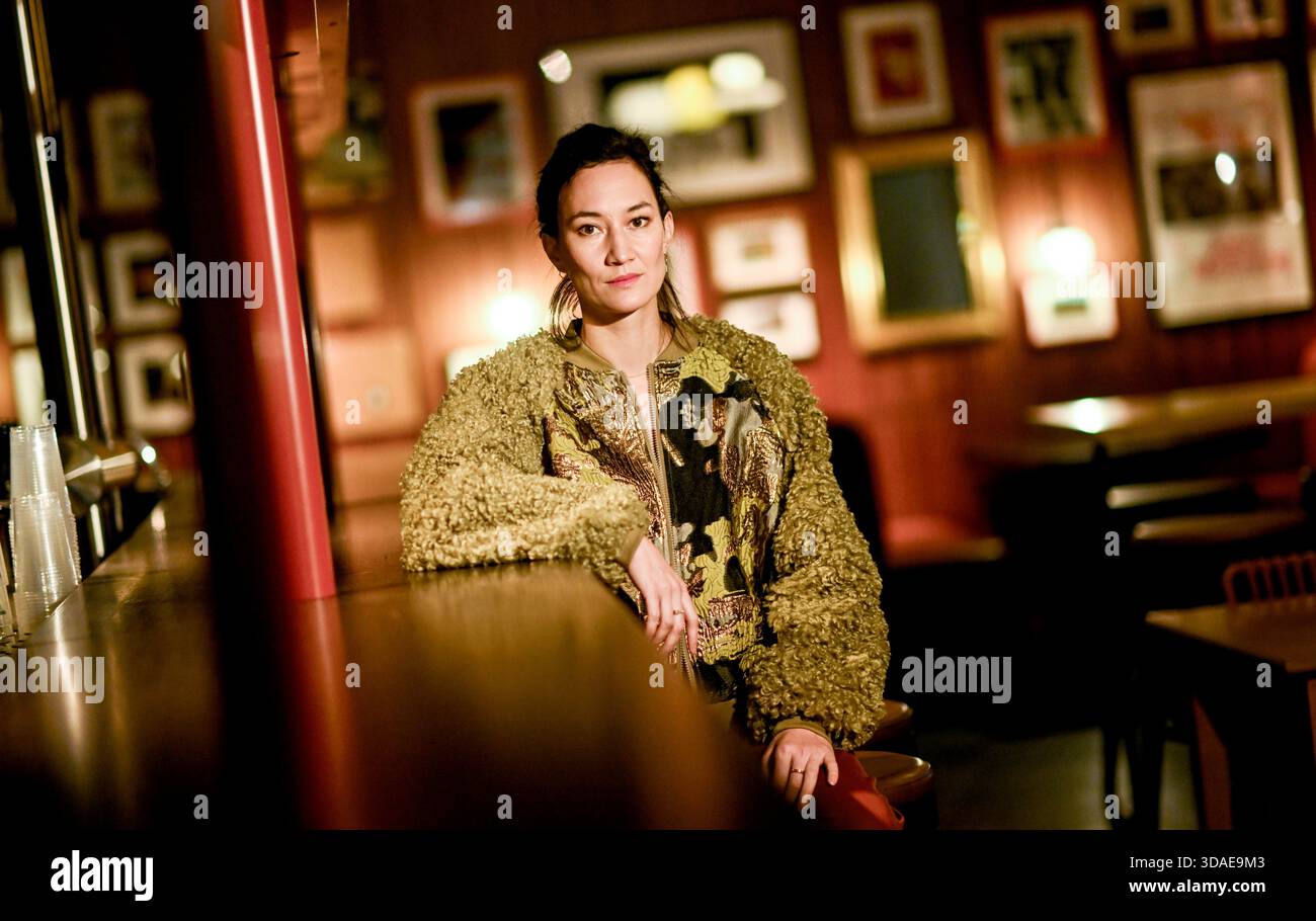 PRODUCTION - 03 December 2025, Berlin: The actress Agnes Decker in the ...