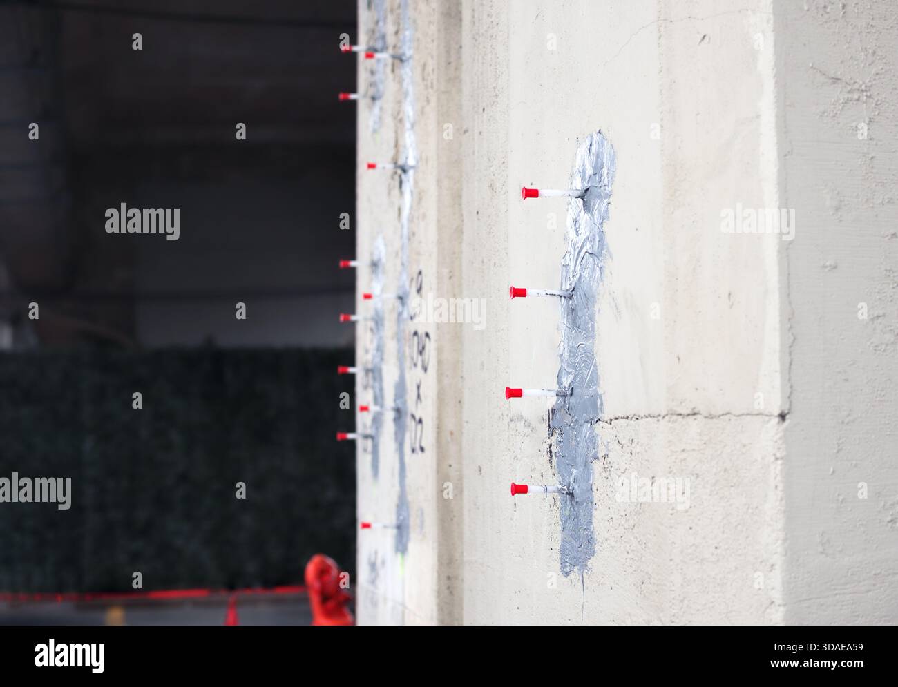 Retaining wall waterproofing hi-res stock photography and images - Alamy
