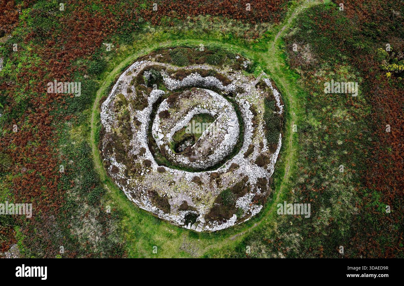 Carn Gluze aka Ballowall Barrow. St. Just, Cornwall. Bronze Age ...