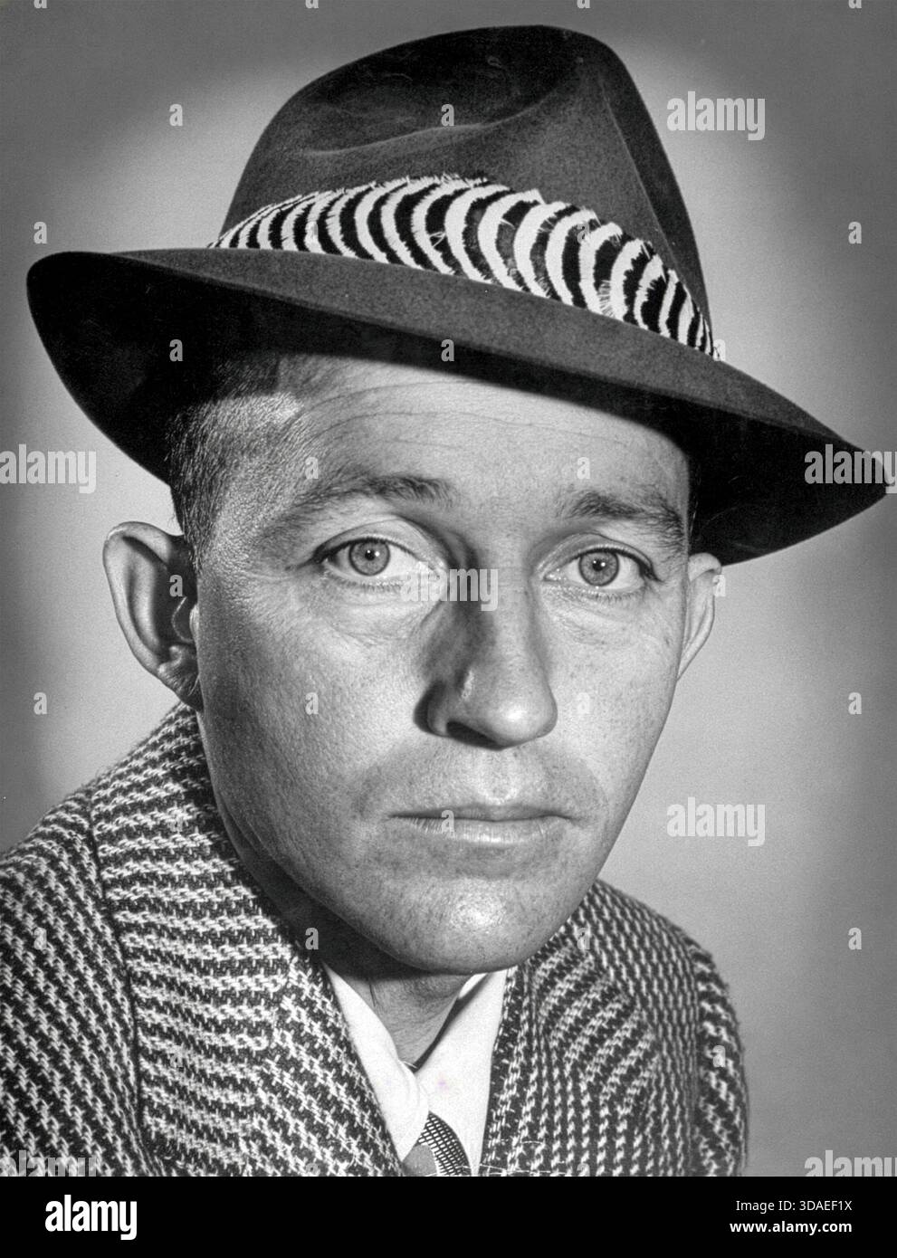 Vintage singer portrait hi-res stock photography and images - Alamy