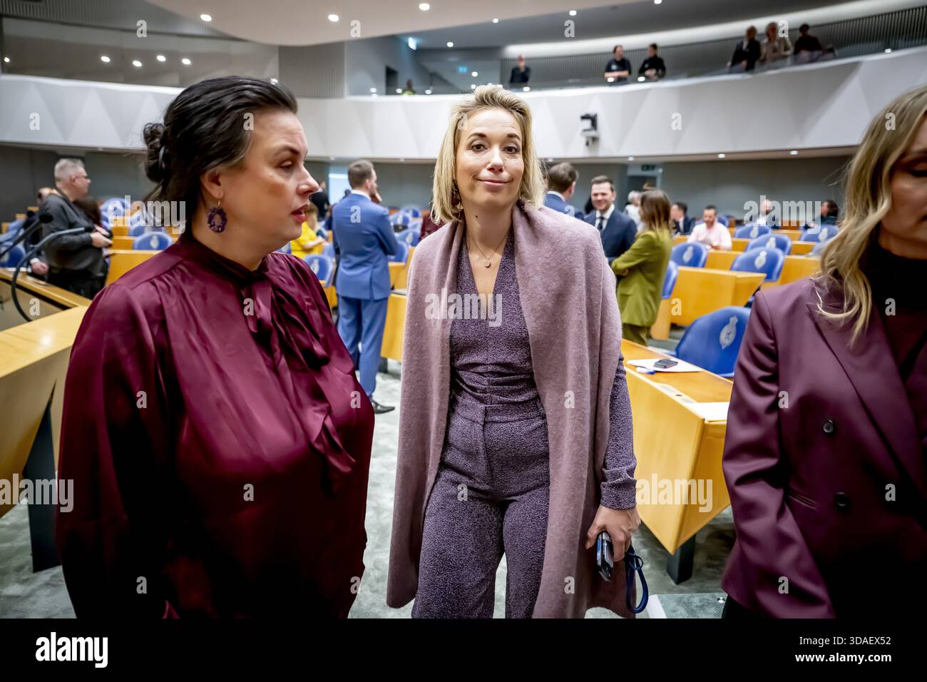 THE HAGUE - Yes 21 Annabel Nanninga and Ingrid Coenradie in the House ...