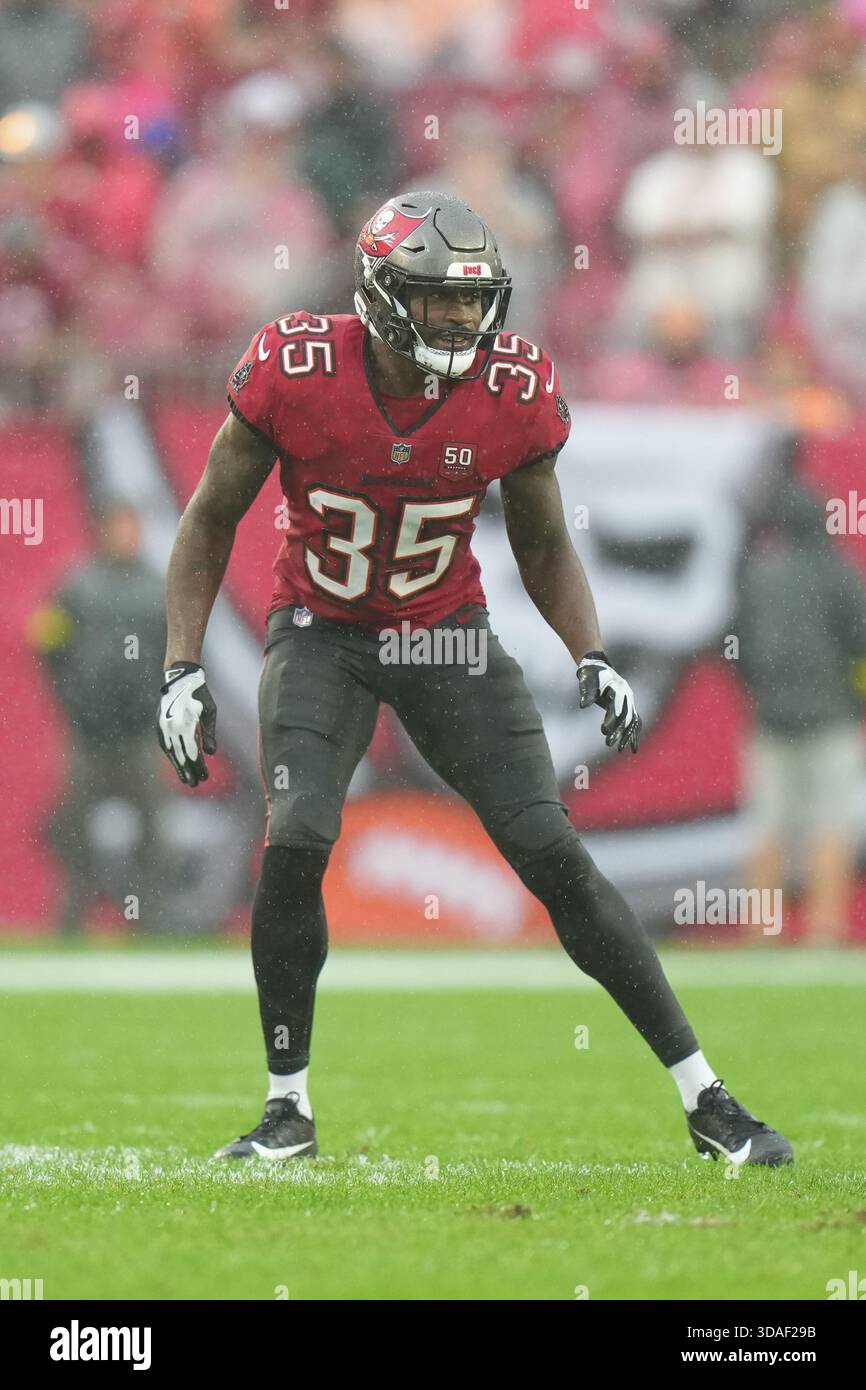Tampa Bay Buccaneers cornerback Jamel Dean (35) defends in the ...