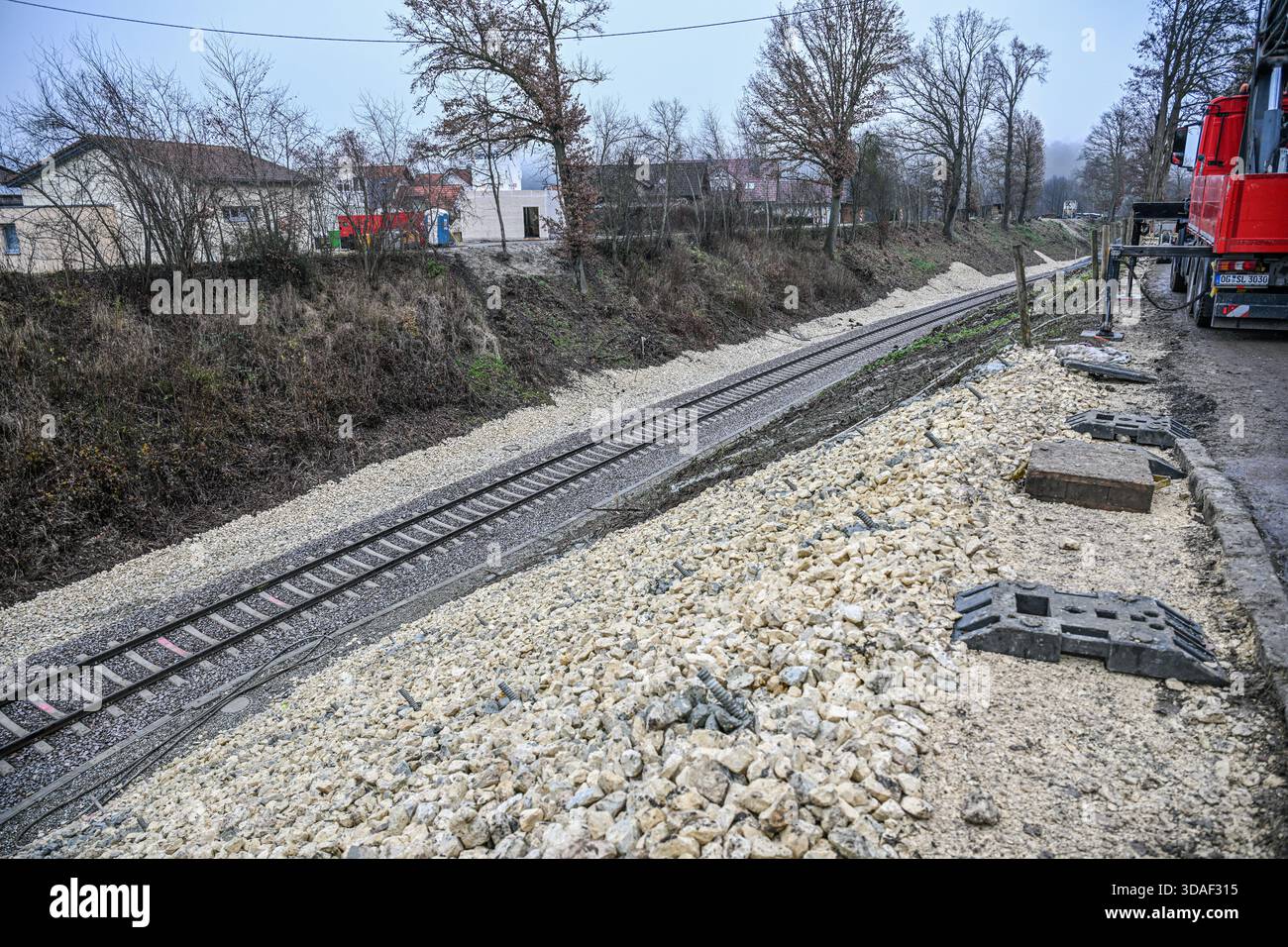 09 December 2025, Baden-Württemberg, Riedlingen: View of the railroad ...