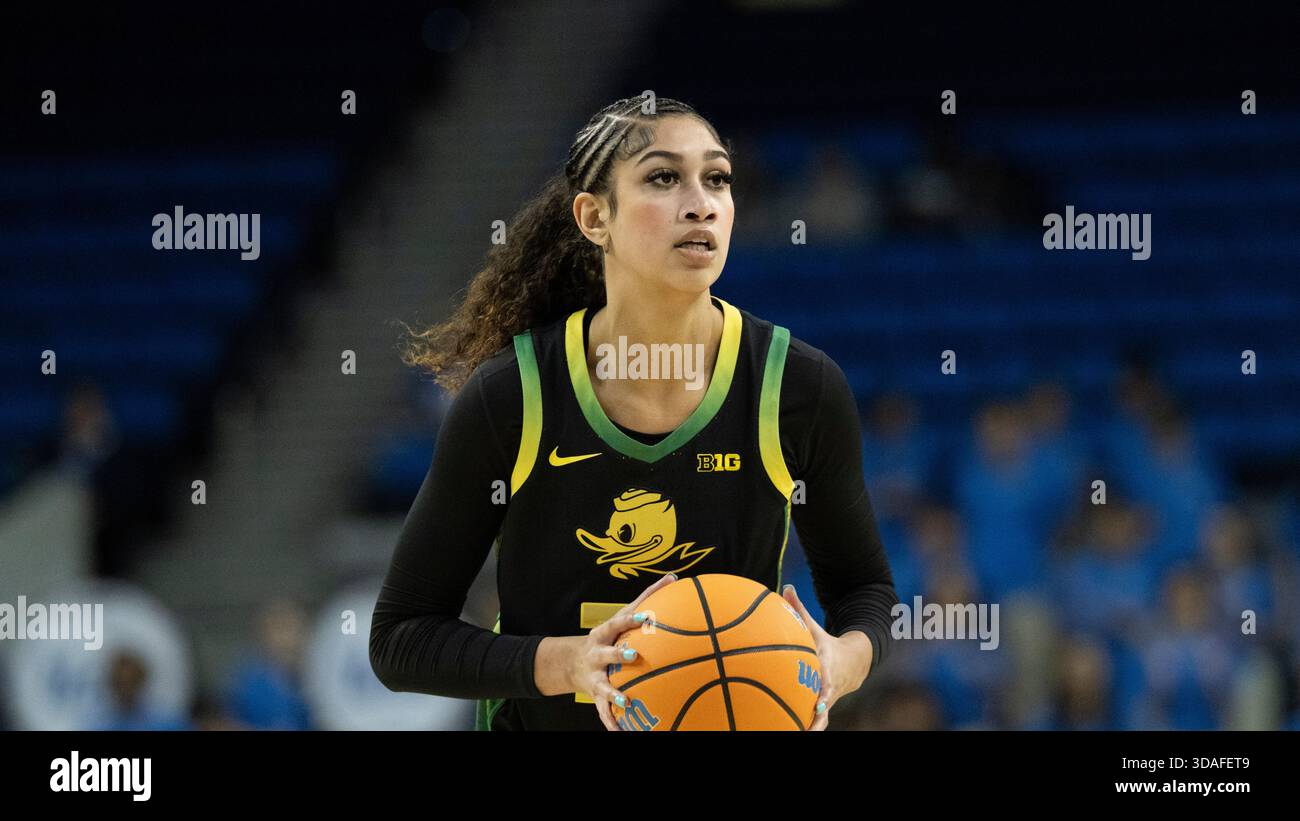 Oregon forward Sarah Rambus (23) dribbles during an NCAA basketball ...