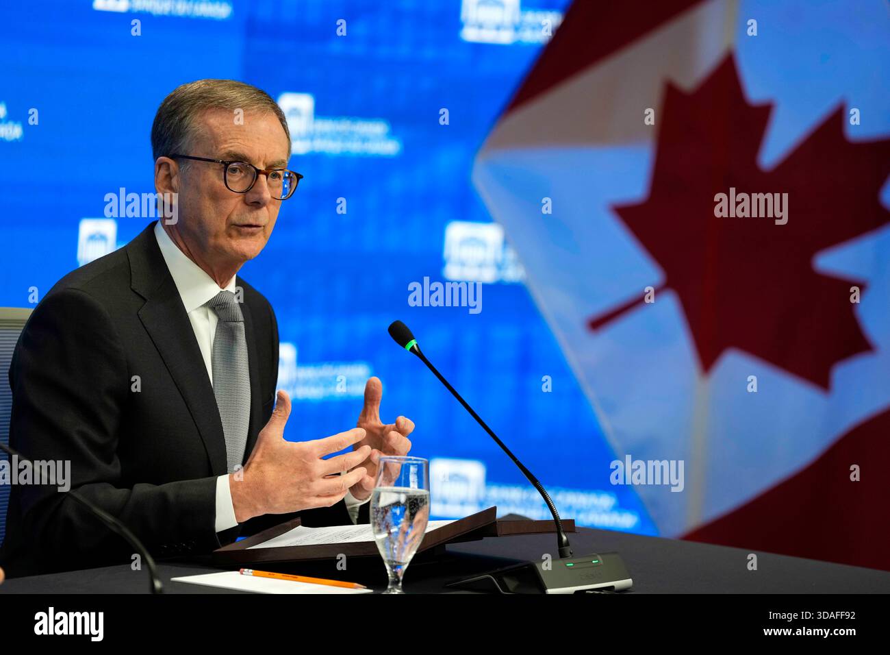 Le gouverneur de la Banque du Canada, Tiff Macklem, participe v† une ...