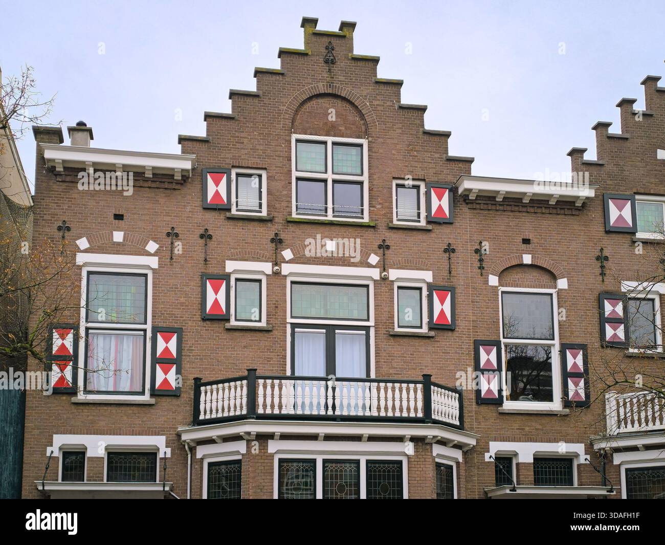 Dutch house red brick hi-res stock photography and images - Alamy