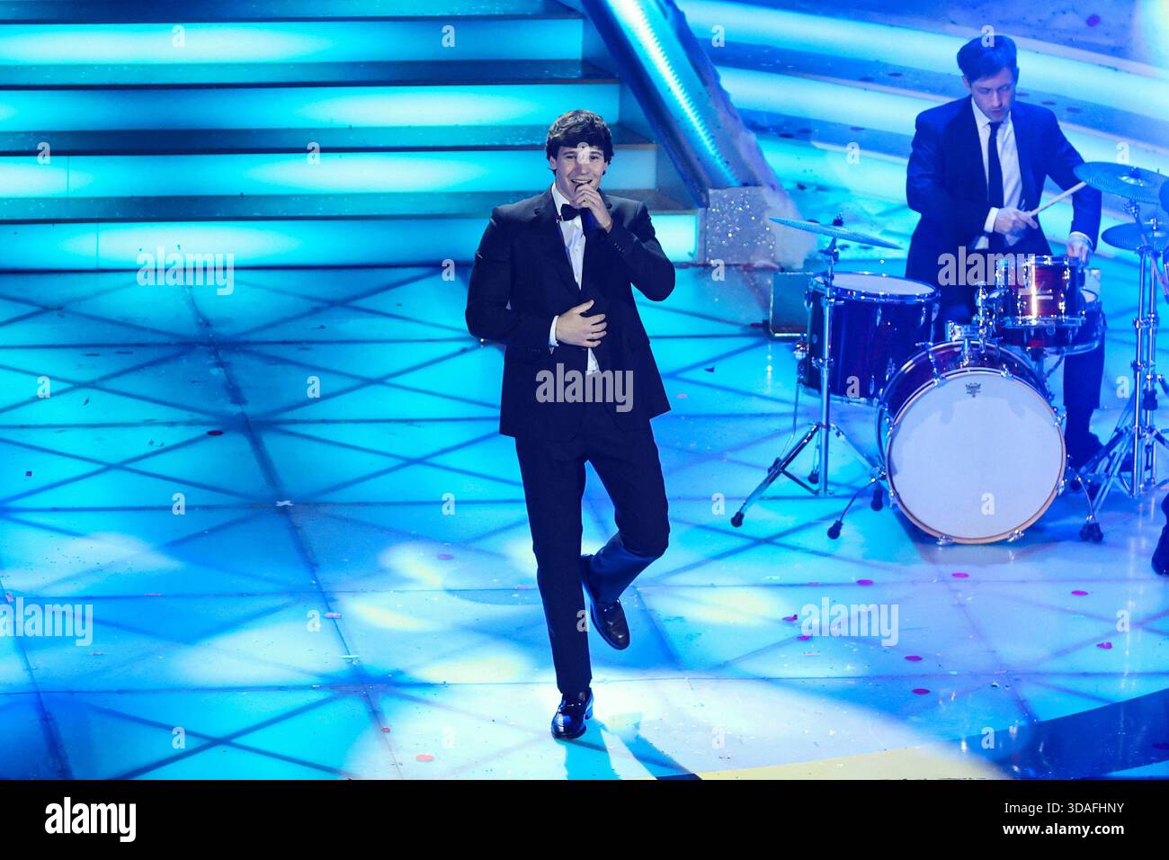 Saenger Wincent Weiss - ARD Live Show Adventsfest der 100.000 Lichter ...