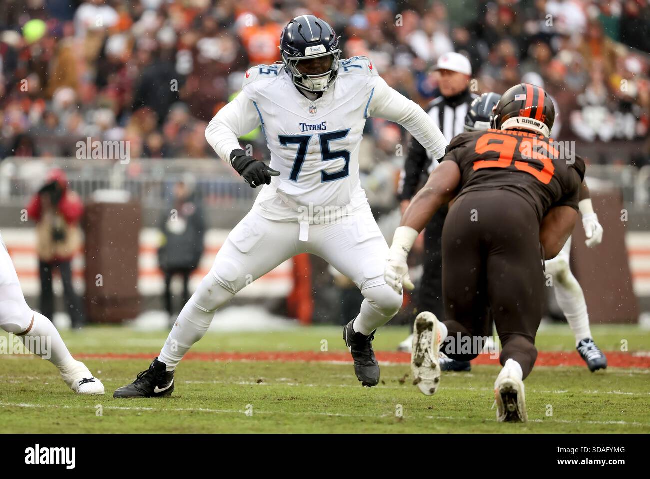 Tennessee Titans offensive tackle Dan Moore Jr. (75) looks to block ...