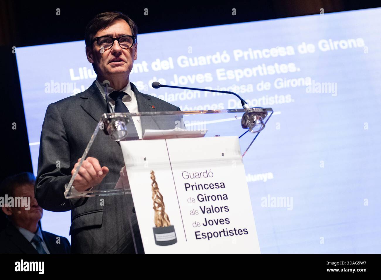 The president of the Generalitat, Salvador Illa, speaks at the closing ...