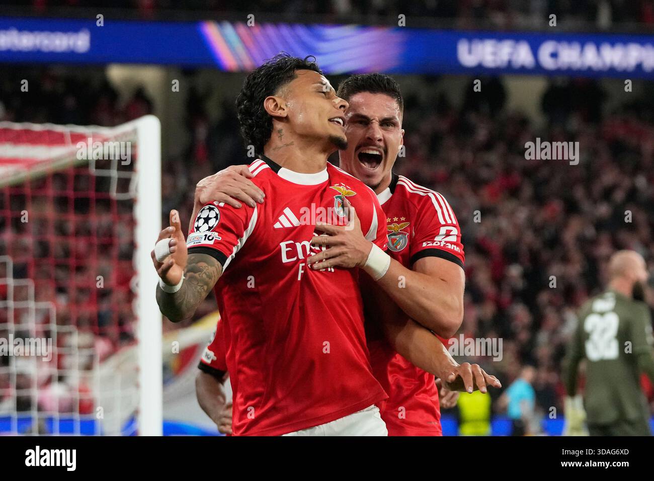 Benfica's Richard Rios celebrates with Benfica's Franjo Ivanovic after ...