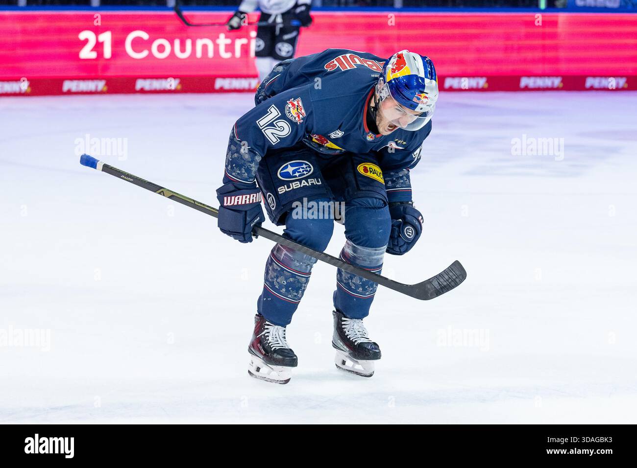 Brady Ferguson (EHC Red Bull Munich, #12) celebrates his goal [goal] to ...