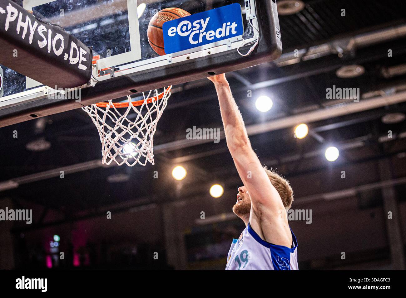 Till Pape (SKYLINERS FRANKFURT 19) scores at the basket -- easyCredit ...