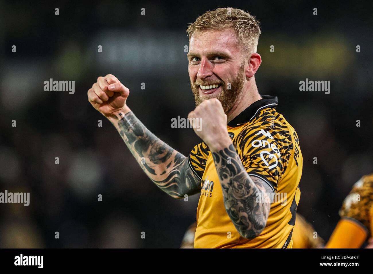 Oliver McBurnie of Hull City celebrates his goal to make it 2-0 during ...