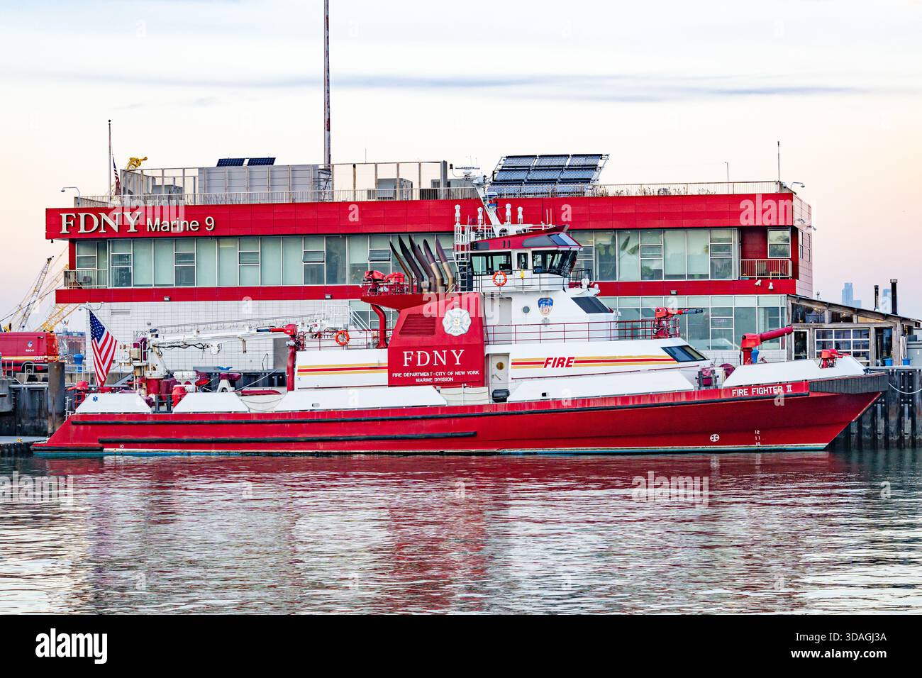 Fdny fire rescue patrol hi-res stock photography and images - Alamy