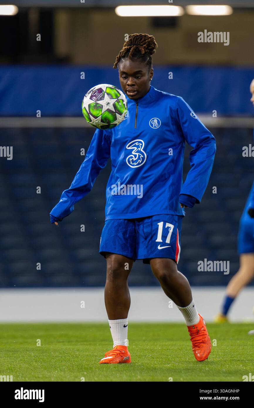 Sandy Baltimore (17 Chelsea) warms up before the match between Chelsea ...