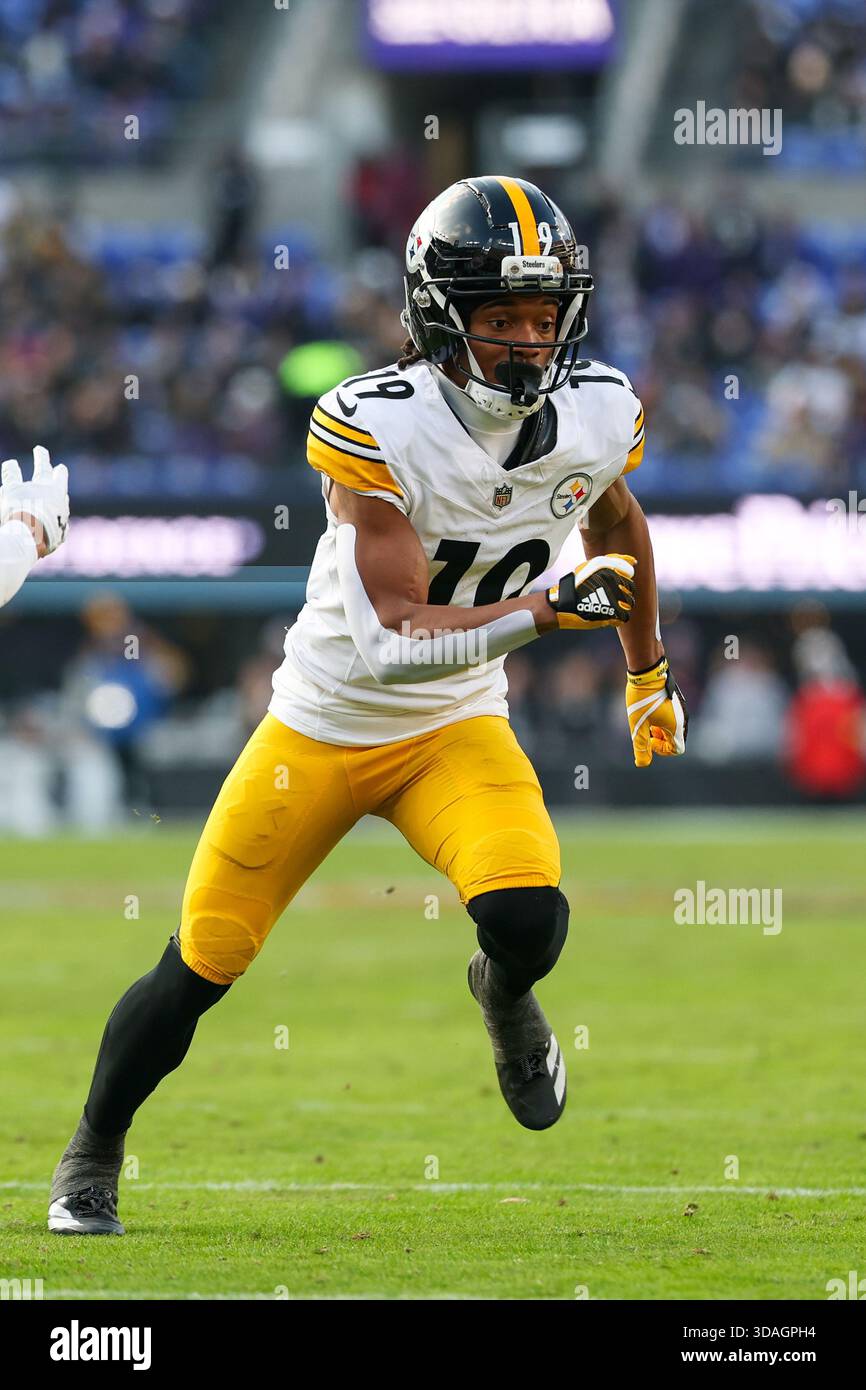 Pittsburgh Steelers wide receiver Calvin Austin III (19) in action ...