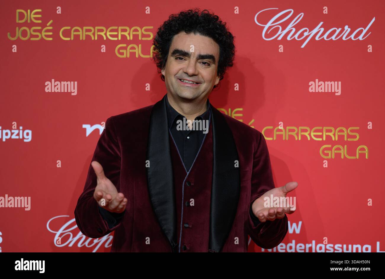 10 December 2025, Saxony, Leipzig: The opera singer Rolando Villazón is ...