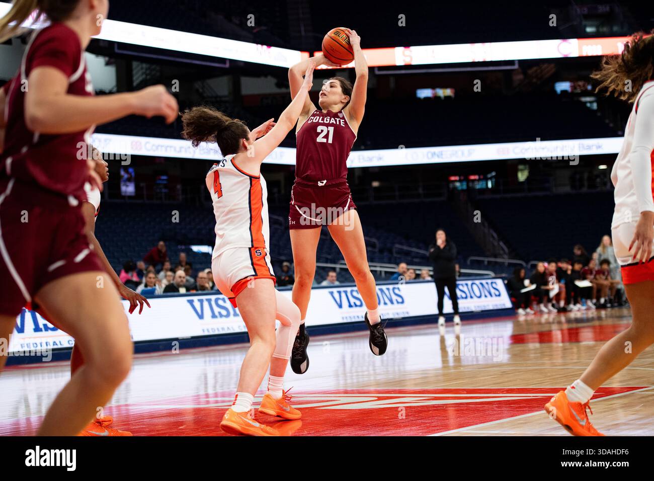 SYRACUSE, NY - DECEMBER 10: Guard Lara Cook #21 of the Colgate Raiders ...
