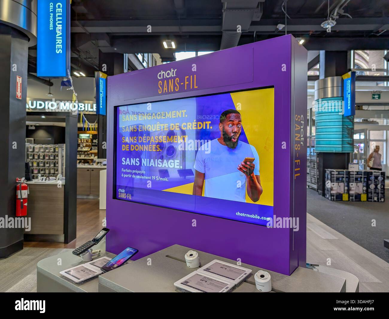 Canada, Quebec, 05 July 2025 : Cell phone store display features ...