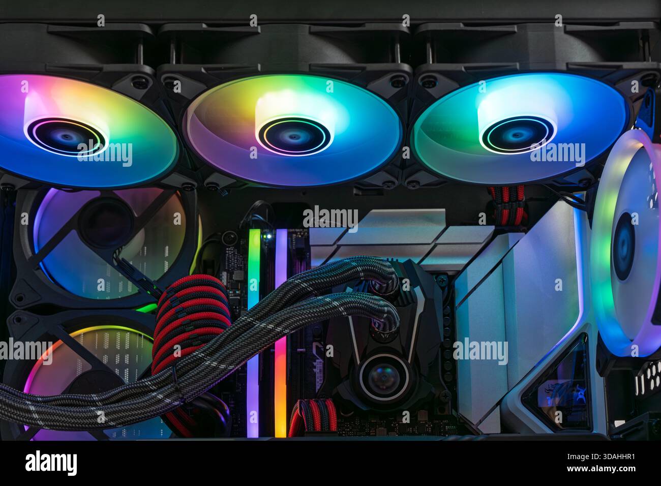 High-Performance Computer Cooling System with RGB Lighting for Gaming ...