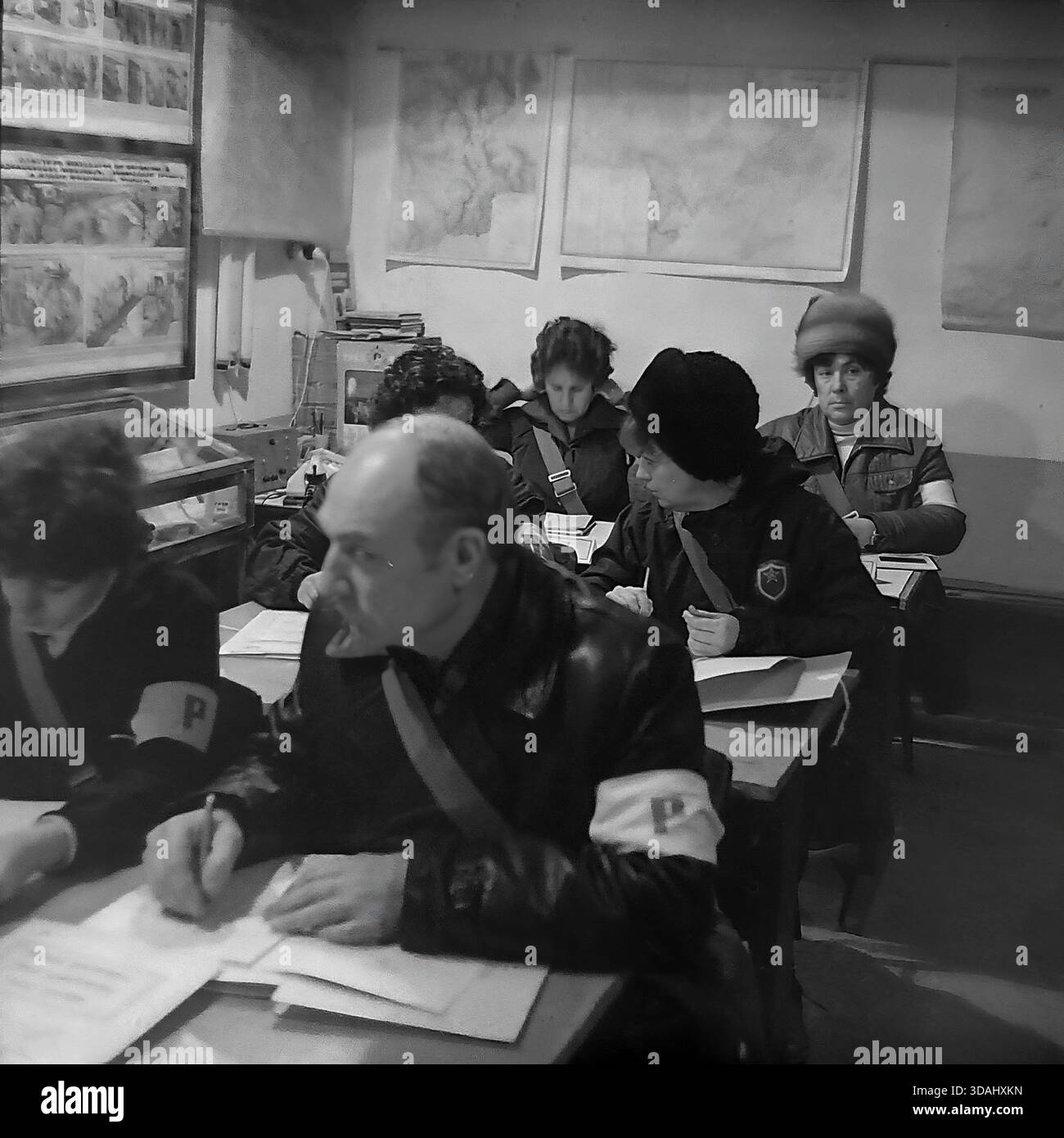 Classroom desks 1980s hi-res stock photography and images - Alamy