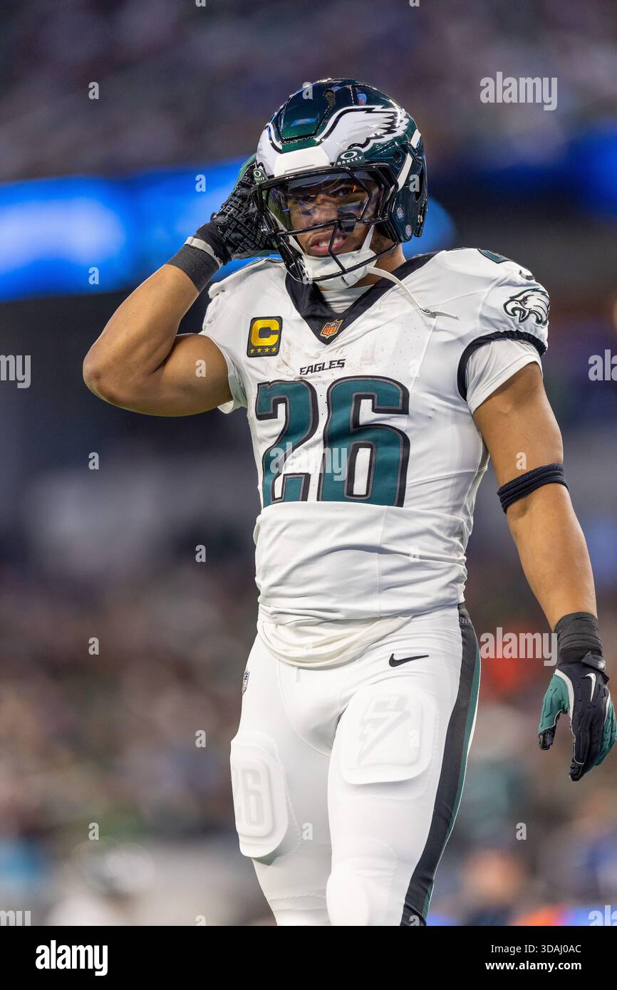 Philadelphia Eagles running back Saquon Barkley (26) against the Los ...