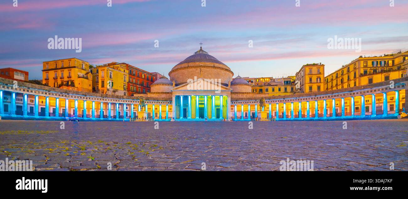 Downtown Naples city skyline, at public town square Piazza del ...