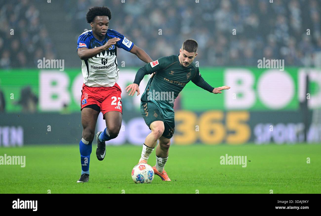 from left Aboubaka Soumahoro (HSV Hamburg), Romano Schmid Hamburg ...