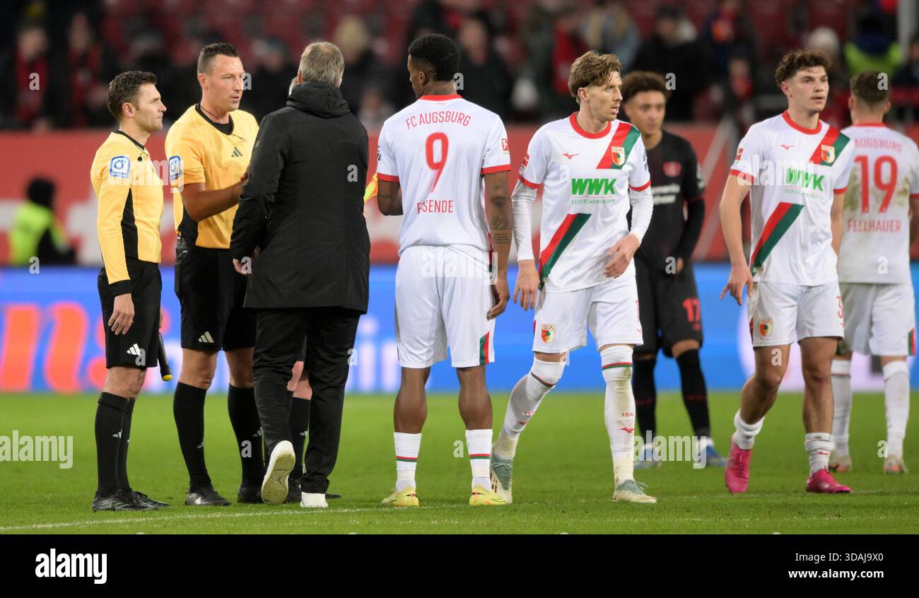 from left: referee Sven Jablonski, coach Kasper Hjulmand (Leverkusen ...