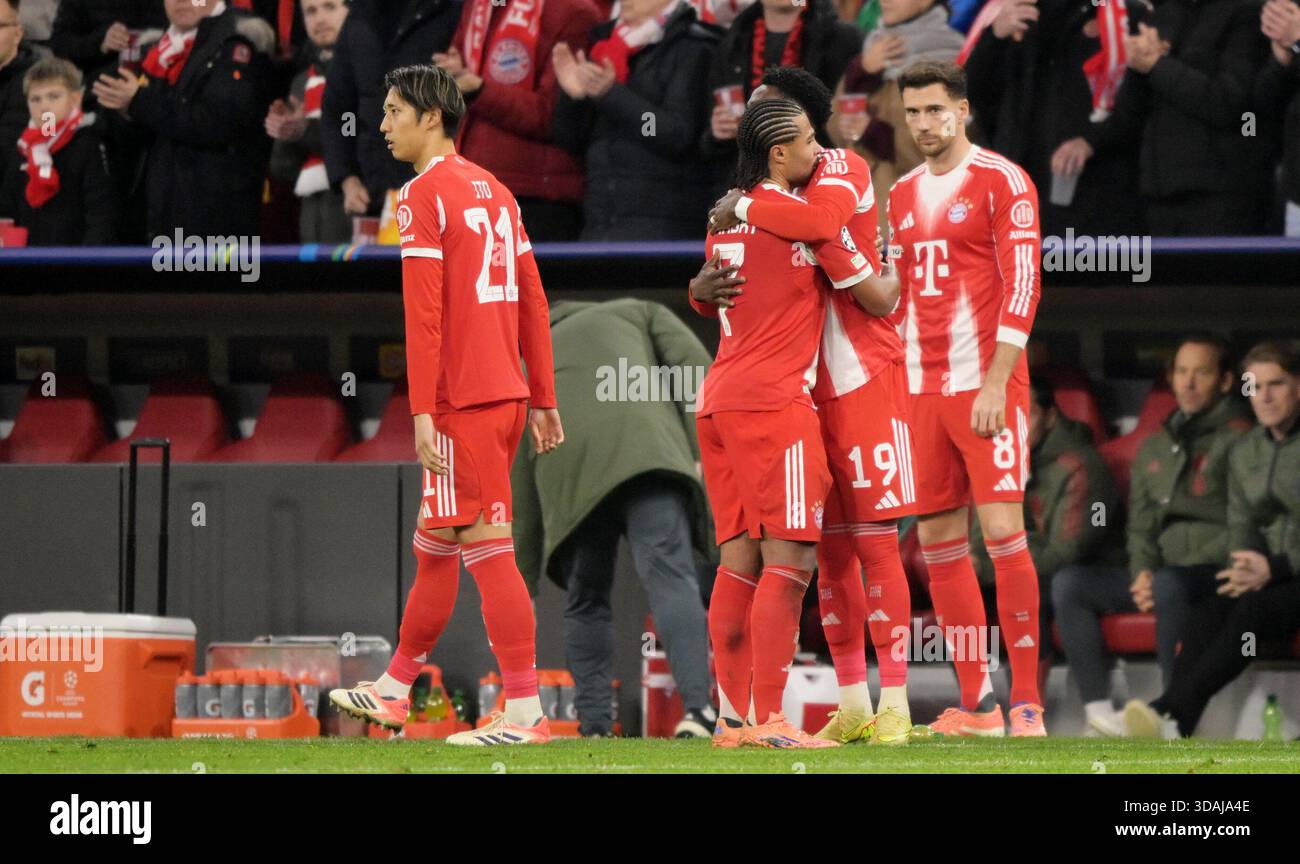 from left Hiroki Ito, Serge Gnabry, Alphonso Davies, Leon Goretzka ...