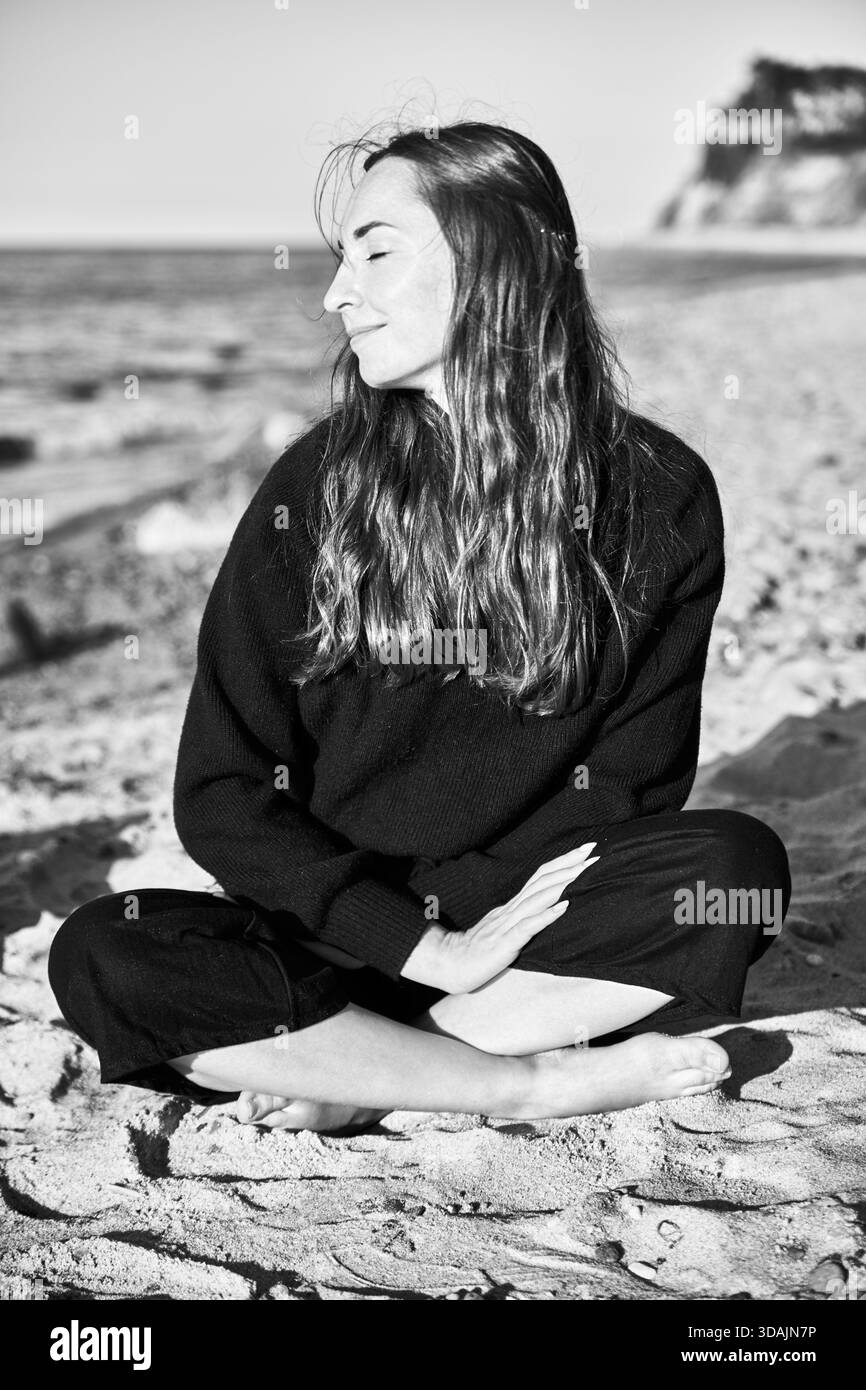 Soft outdoor lighting Black and White Stock Photos & Images - Alamy