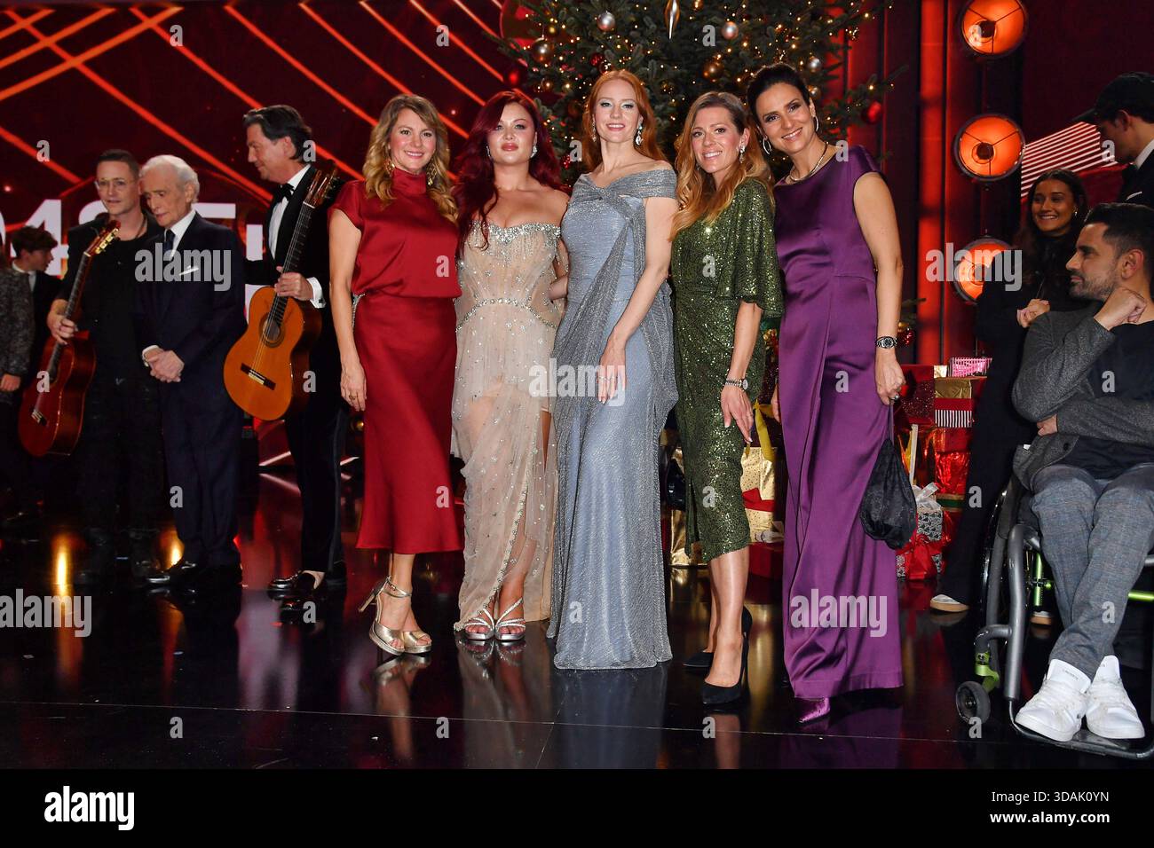 Luisa Baehr, Sophia Thiel, Barbara Meier, Nele Kiper und Maja Weber bei ...