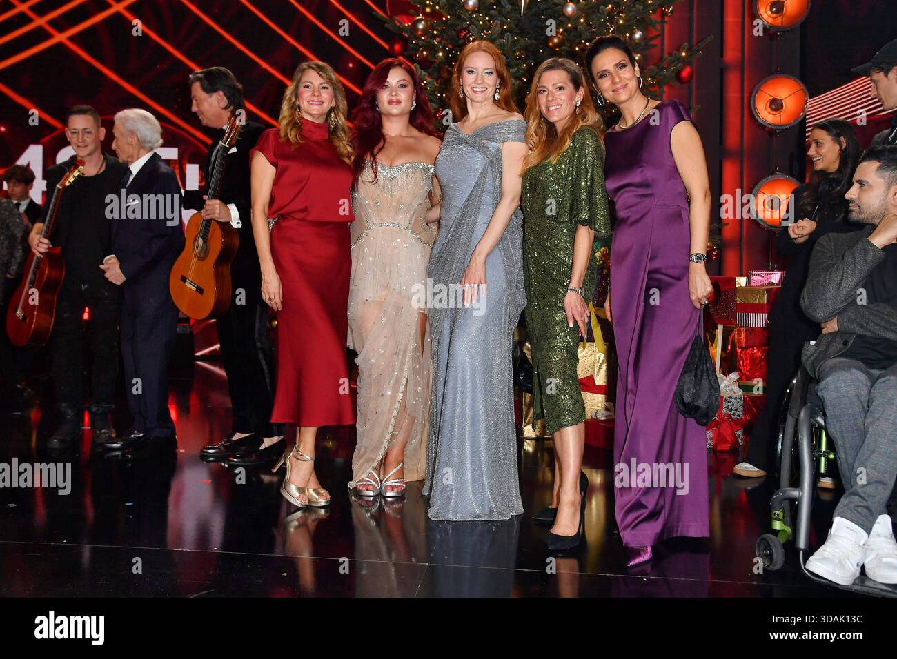 Luisa Baehr, Sophia Thiel, Barbara Meier, Nele Kiper und Maja Weber bei ...