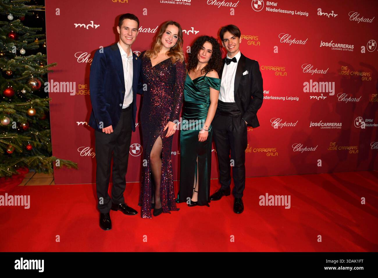 UroÅ Adamovic, Zsuzsanna Csabay, Dora Demeter und Alexander Sahatci bei der JosÃ Carreras Gala ...