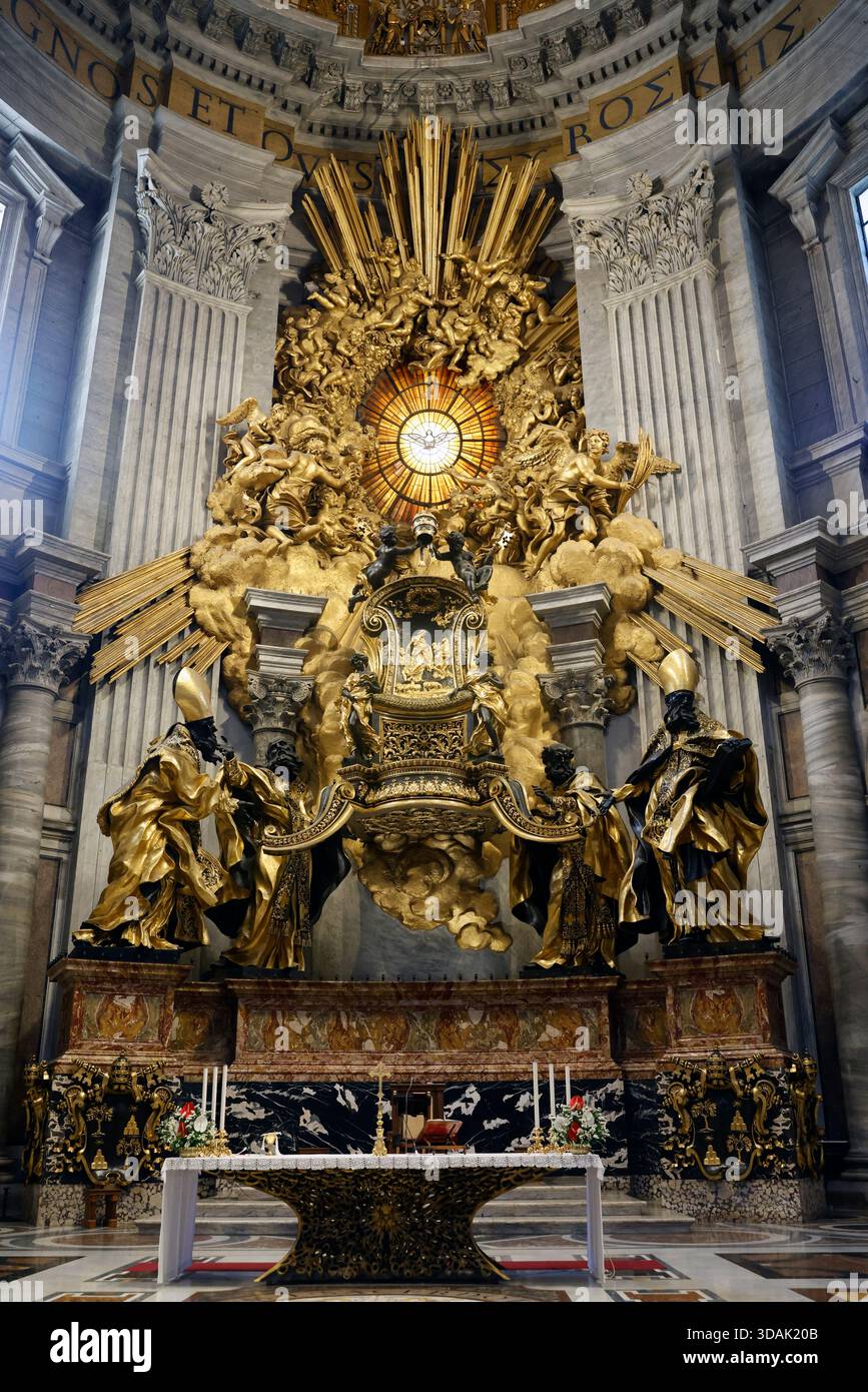 St. PeterÕs Basilica. BerniniÕs Chair of Saint Peter, dynamic angels ...