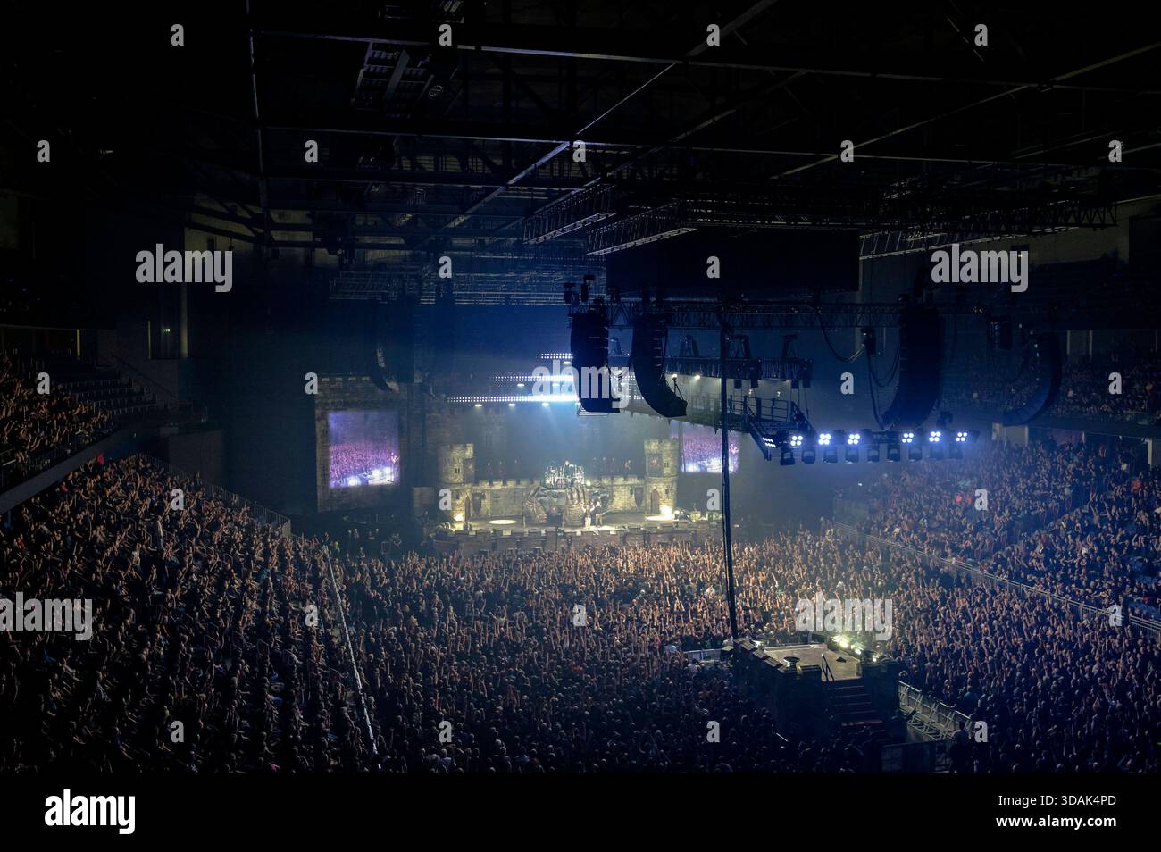 Sabaton live bei einem Konzert der The Legendary Tour in der ZAG Arena ...