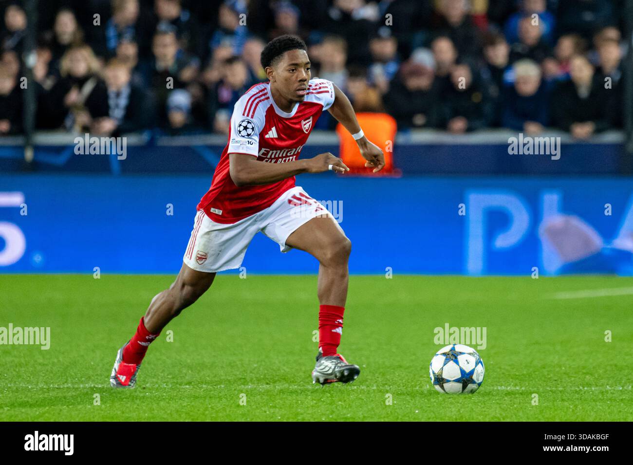 Myles Lewis-Skelly of Arsenal runs with the ball during the UEFA ...