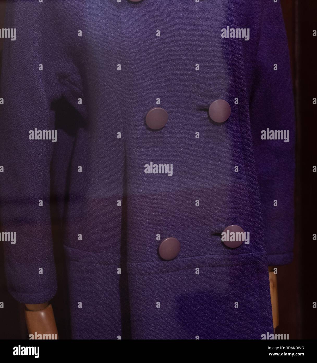 Jacqueline Kennedy Onassis' 1960 Election-Night Violet Wool Coat on ...
