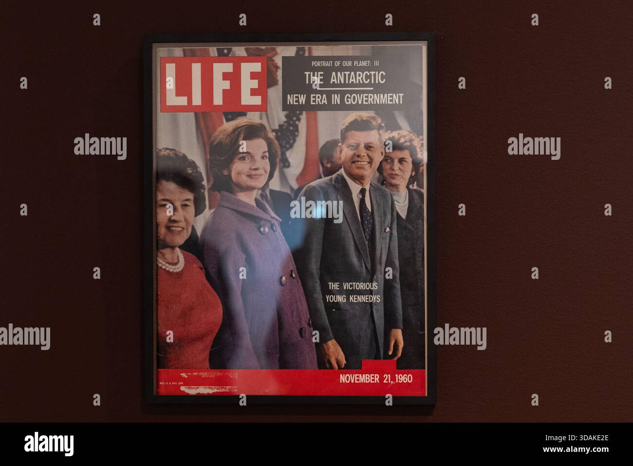 Jacqueline Kennedy Onassis' 1960 Election-Night Violet Wool Coat seen ...